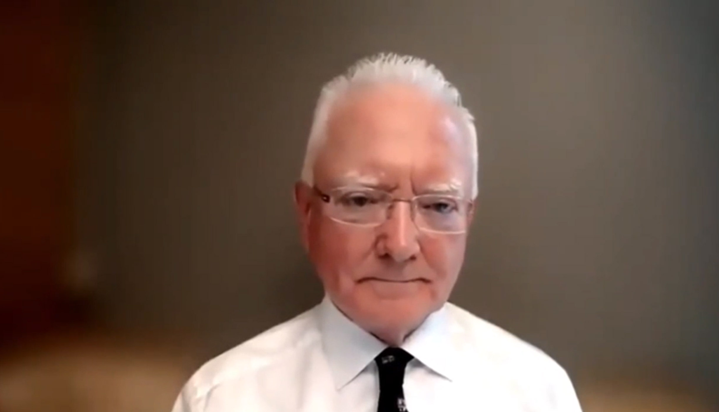 El DR. ROGER HODKINSON PIDE LA INMEDIATA PARALIZACIÓN DE LA VACUNACIÓN ...